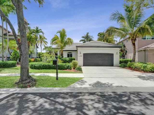 3 bedroom luxury Villa for sale in Weston, Florida