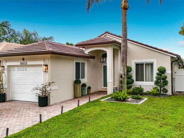 3 bedroom luxury Villa for sale in Weston, Florida
