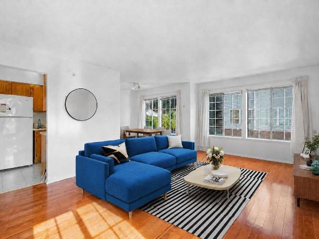 3 bedroom luxury Villa for sale in 16 Roosevelt Court, Staten Island, Richmond County, New York