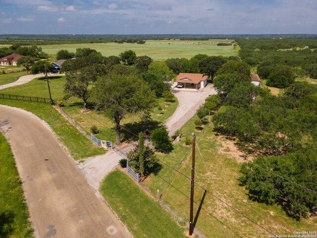 3 bedroom, Lytle TX 78052 94140932