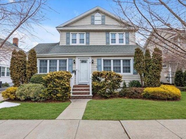 3 bedroom, Lynbrook NY 11563 103602208