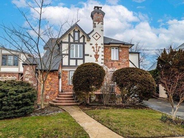 3 bedroom, Lynbrook NY 11563 103602999
