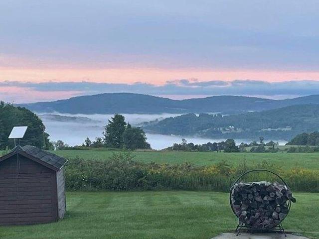 3 bedroom, Lyndon VT 05851 103435630