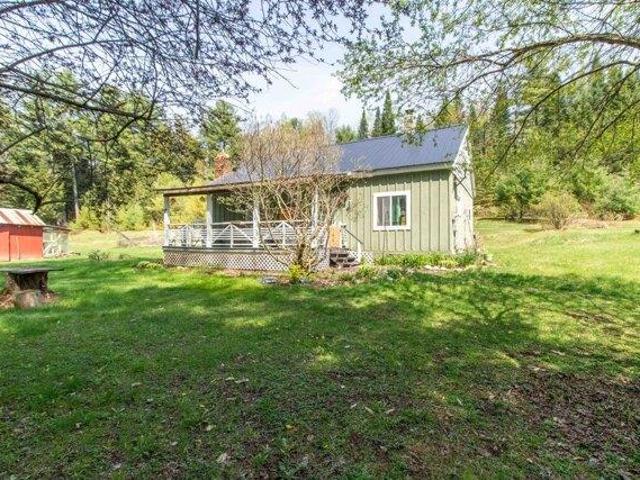 3 bedroom, Lyndon VT 05851 103436426