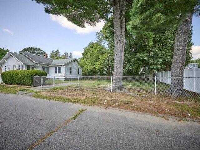 3 bedroom, Lynn MA 01904 105107555