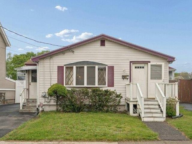 3 bedroom, Lynn MA 01904 LS102411882