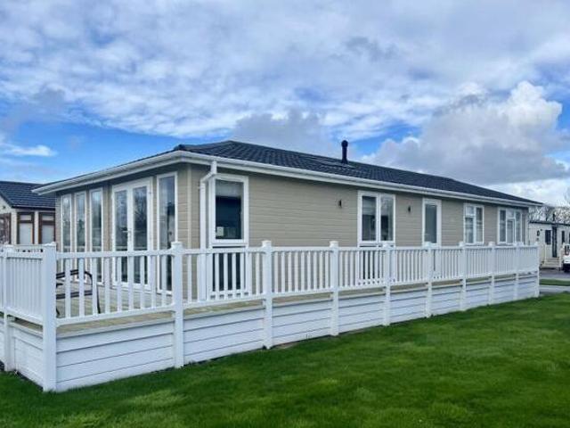 3 Bedroom Mobile Home For Sale In Banks, Southport