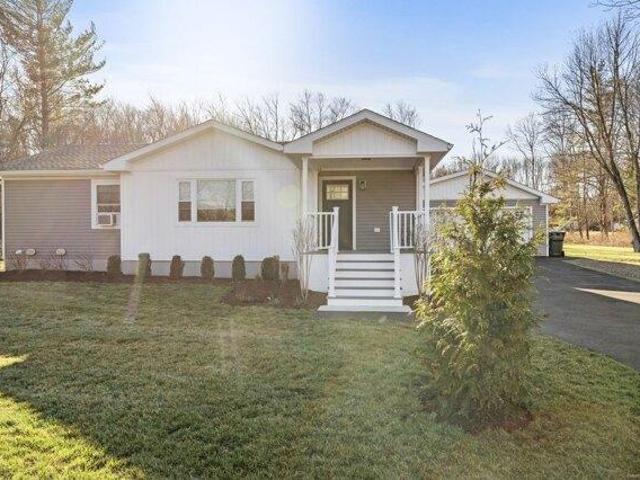 3 bedroom, Monroe CT 06468 LS89491662