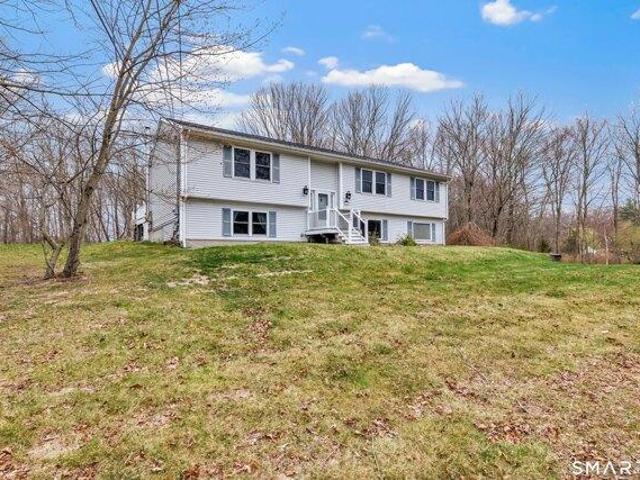 3 bedroom, Monroe CT 06468 102528124