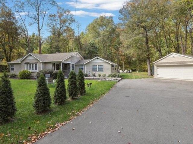 3 bedroom, Monroe CT 06468 102728852