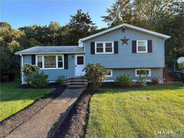 3 bedroom, Monroe CT 06468 104296205