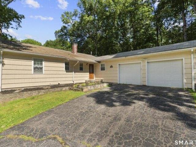 3 bedroom, Monroe CT 06468 104809285