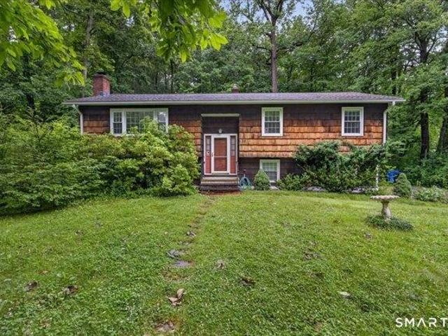 3 bedroom, Monroe CT 06468 104811729