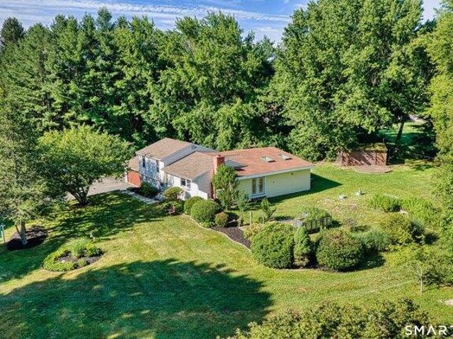 3 bedroom, Monroe CT 06468 104811997