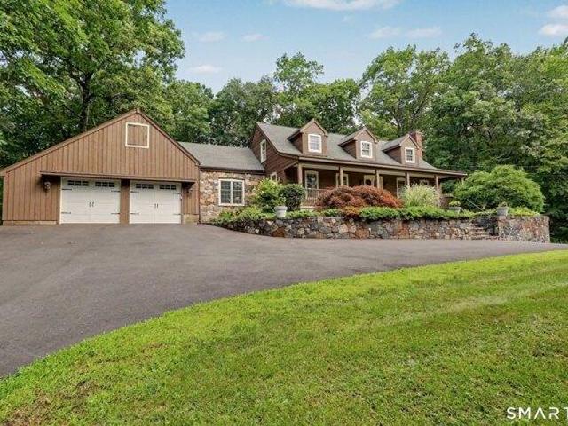 3 bedroom, Monroe CT 06468 104832023