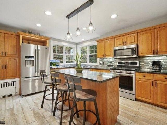 3 bedroom, Montclair NJ 07043 103664874