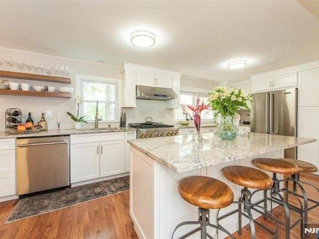3 bedroom, Mahwah NJ 07430 102778088