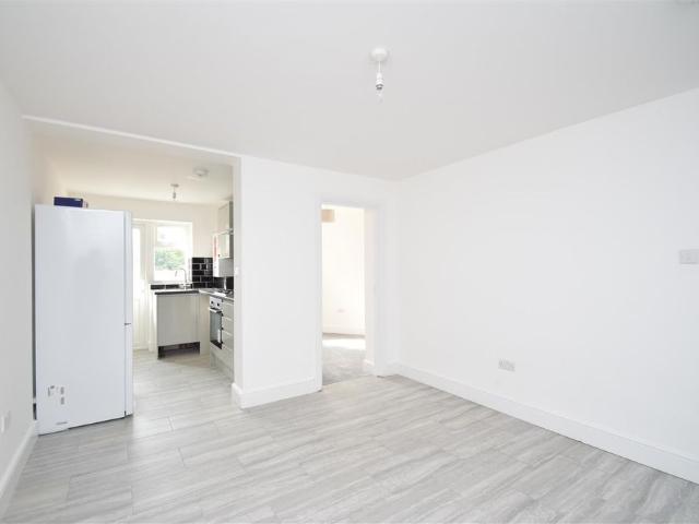 3 bedroom maisonette