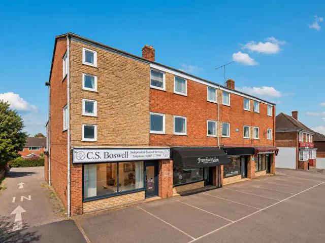 3 Bedroom Maisonette To Rent In Bucknell Road, Bicester, OX26