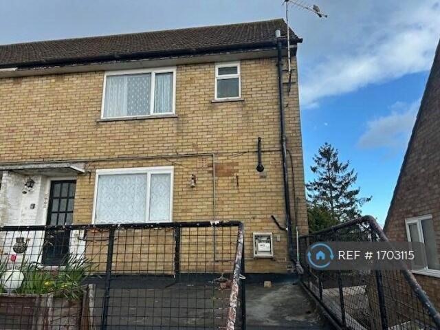 3 Bedroom Maisonette To Rent In Belvoir Drive, Kettering, NN15