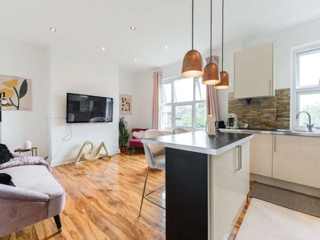 3 Bedroom Maisonette to Rent in Herne Hill