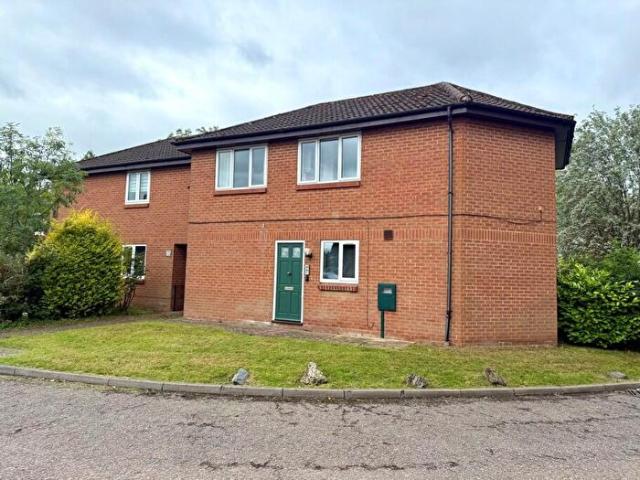 3 Bedroom Maisonette To Rent In Sheppards Close, Newport Pagnell, MK16