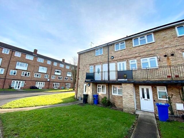 3 Bedroom Maisonette To Rent In Spencer Gardens, Brackley, NN13