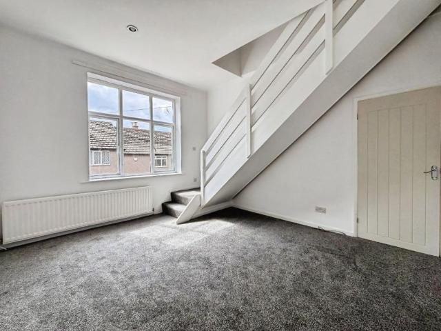 3 bedroom maisonette to rent
