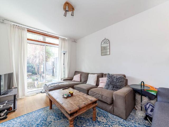 3 bedroom maisonette to rent