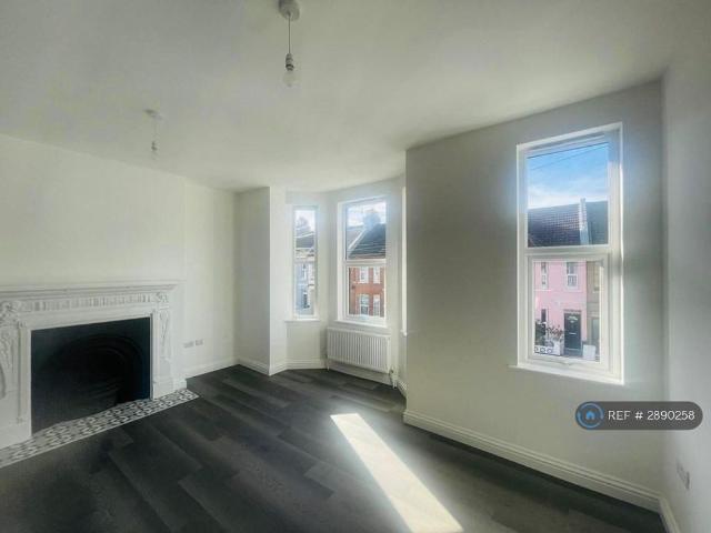3 bedroom maisonette to rent