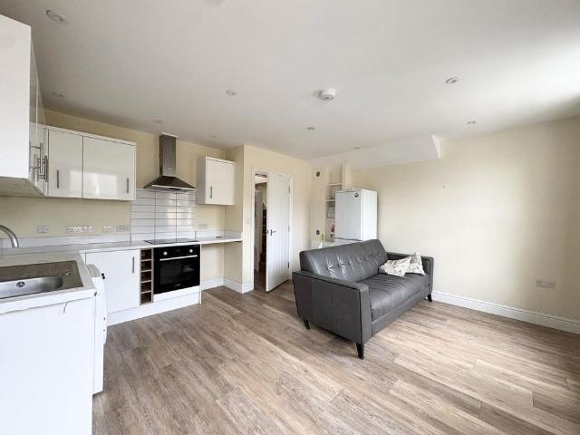 3 bedroom maisonette to rent