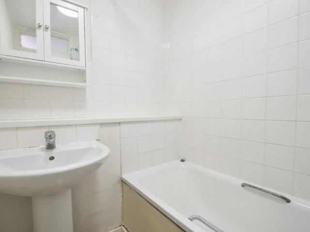 3 bedroom Maisonette to rent