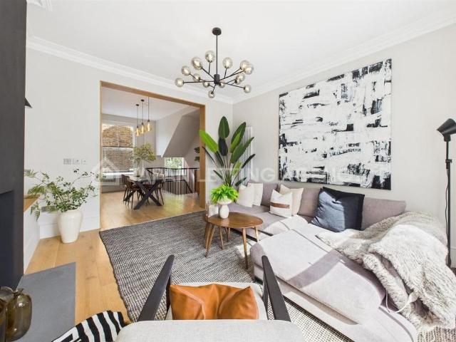 3 bedroom maisonette to rent