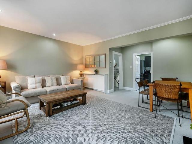 3 bedroom maisonette to rent