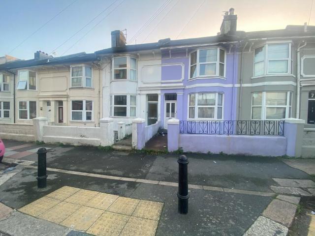 3 bedroom maisonette to rent