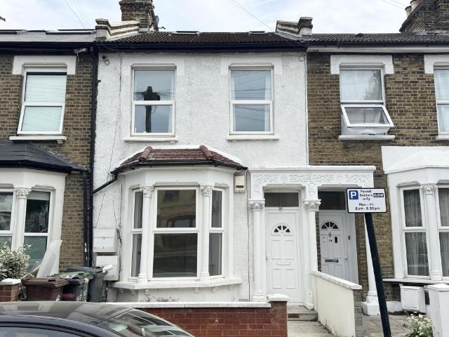 3 bedroom maisonette to rent