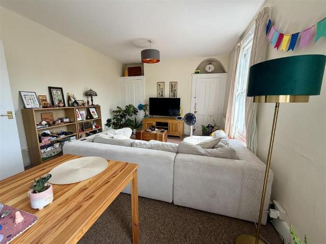 3 bedroom maisonette to rent