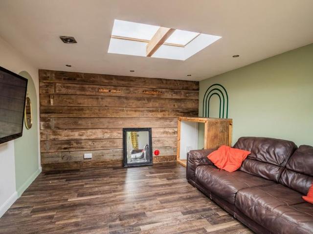 3 bedroom maisonette to rent