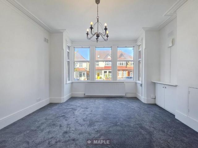 3 bedroom maisonette to rent