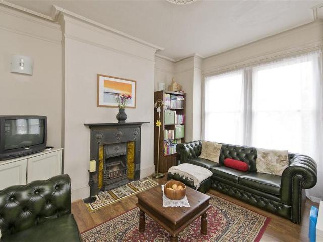 3 bedroom maisonette to rent