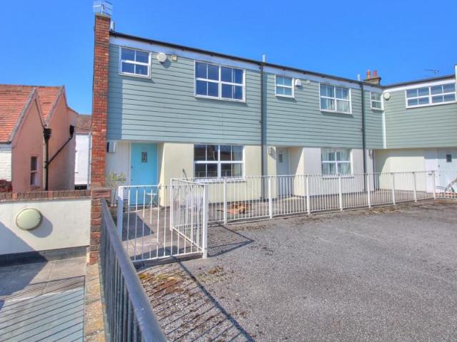 3 bedroom maisonette to rent