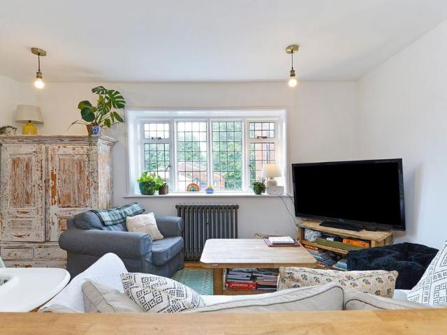 3 bedroom maisonette to rent