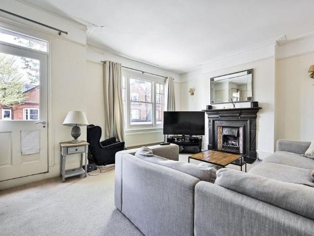 3 bedroom maisonette to rent