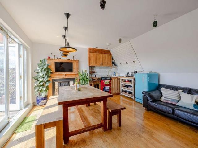 3 bedroom maisonette to rent