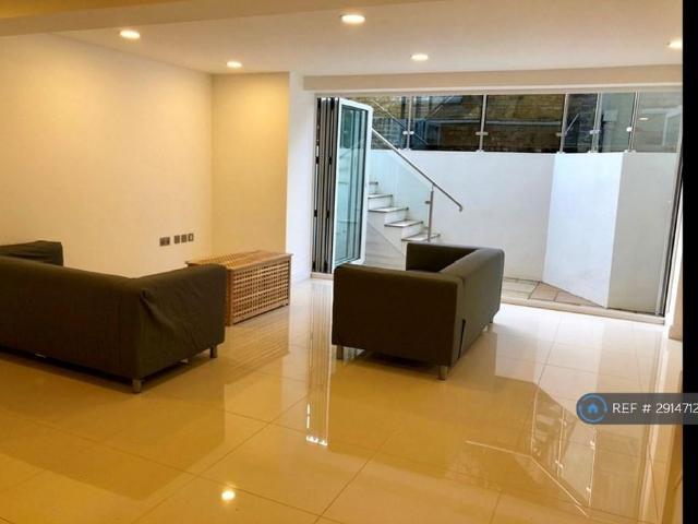 3 bedroom maisonette to rent