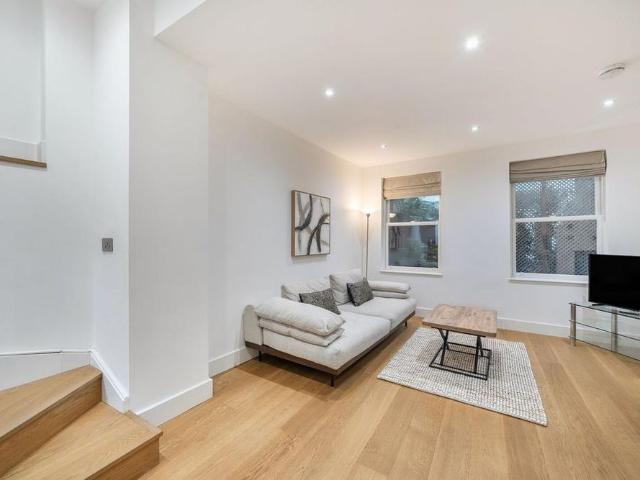 3 bedroom maisonette to rent