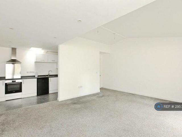 3 bedroom maisonette to rent