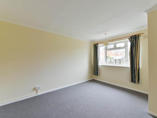 3 bedroom maisonette to rent