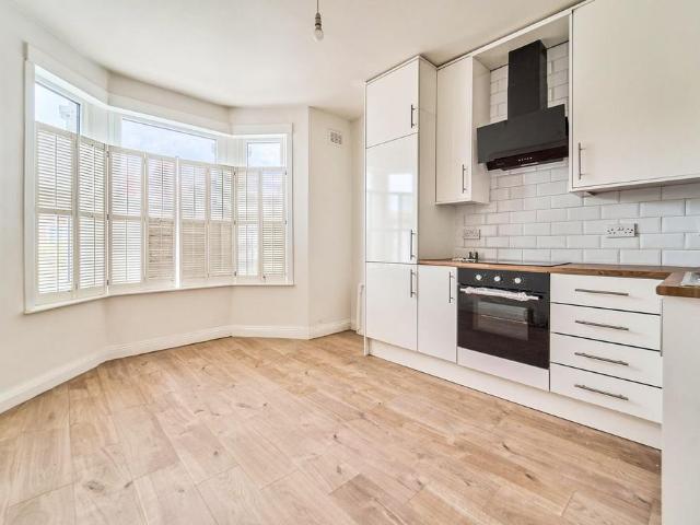 3 bedroom maisonette to rent