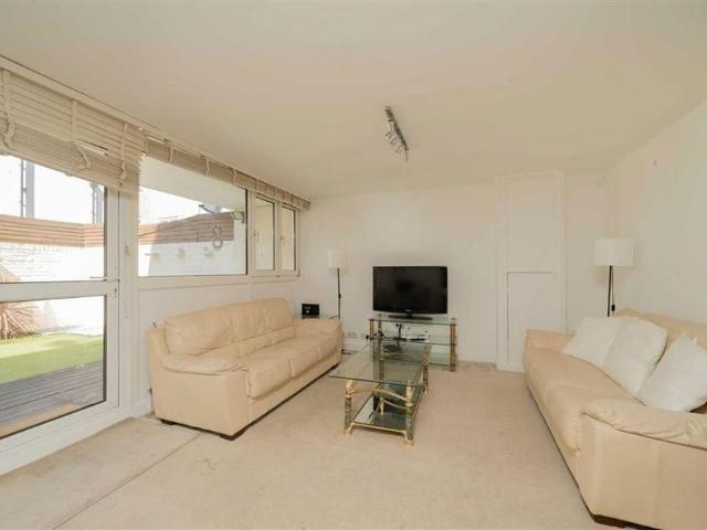 3 bedroom maisonette to rent